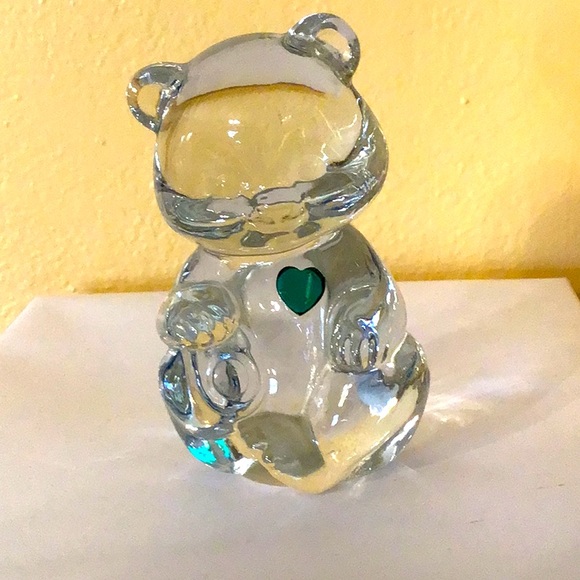 Fenton | Accessories | Fenton Green Heart Bear Paperweight August ...